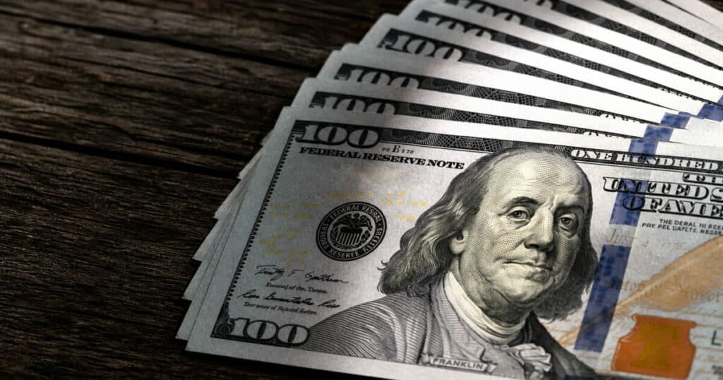 Le dollar grimpe alors que la confrontation États-Unis-Iran secoue les ...
